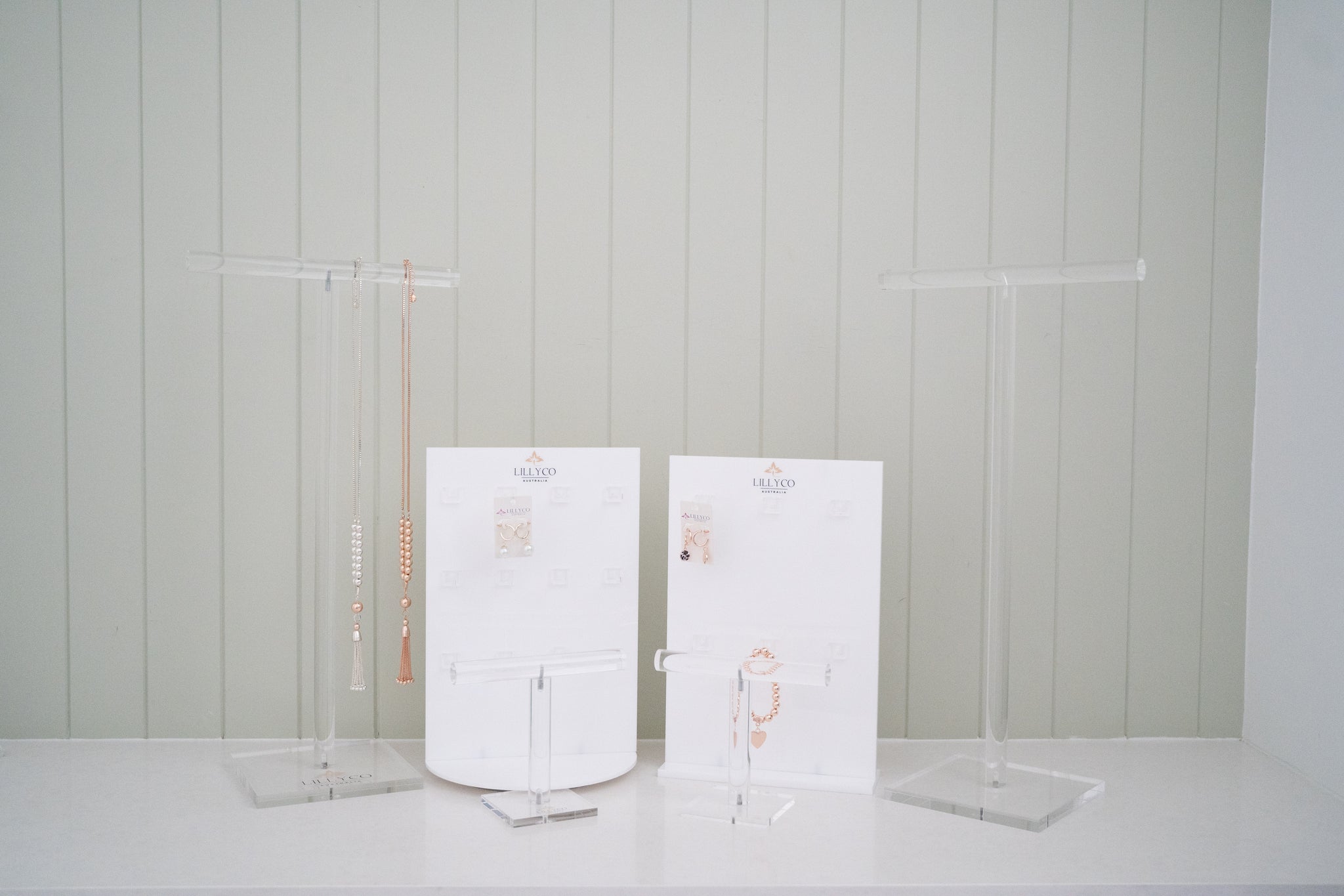 STANDS & PACKAGING
